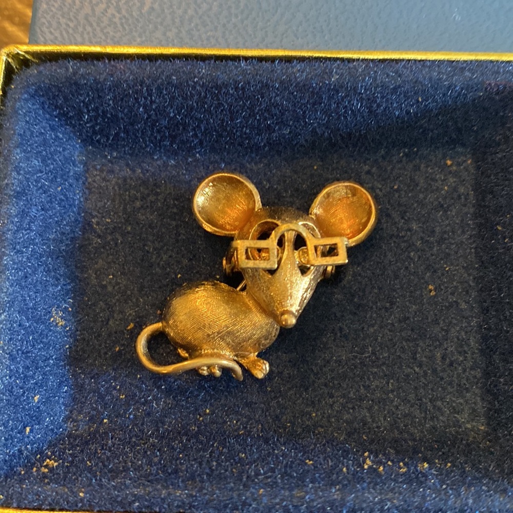 Avon Vintage Spectacular Mouse Pin - Gem